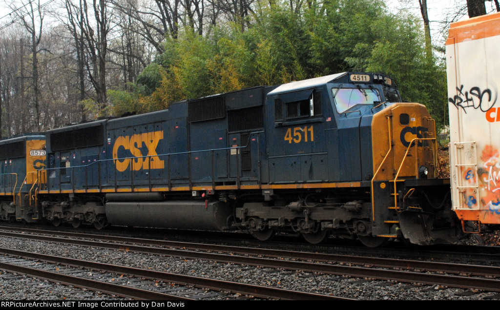 CSX SD70AC 4511 on Q418-31